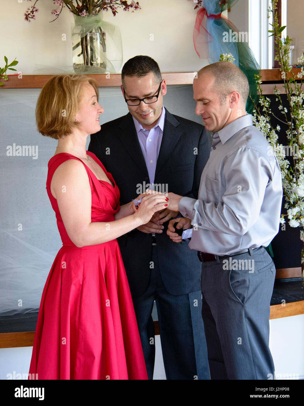 Men getting married hi-res stock photography and images - Alamy