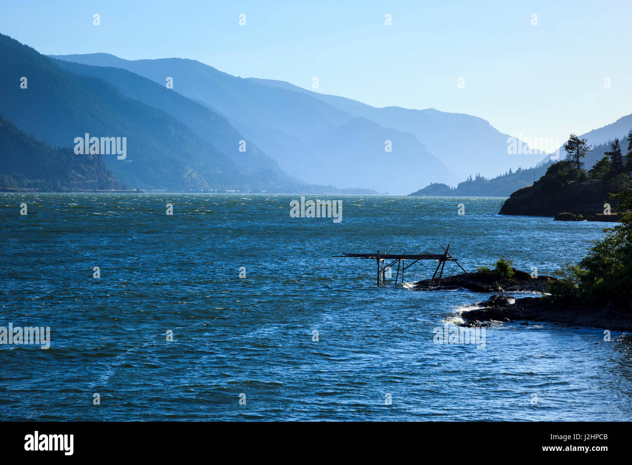 USA, Washington State, Columbia Gorge, Native American fishing platform ...