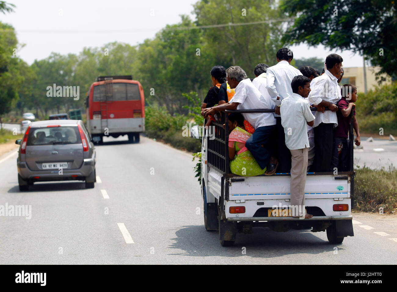 Indian road hi-res stock photography and images - Alamy