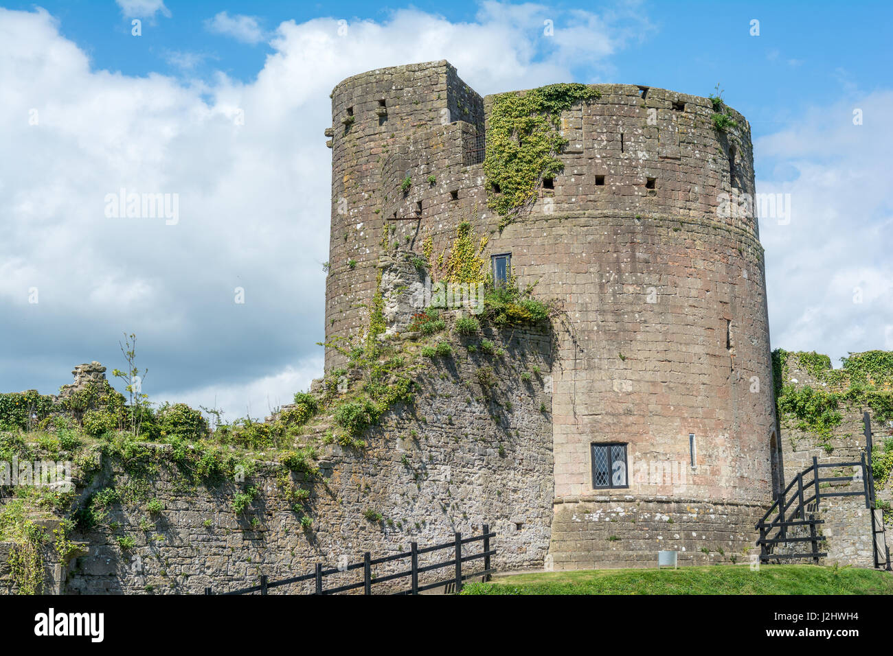 View norman castle tower hi-res stock photography and images - Alamy