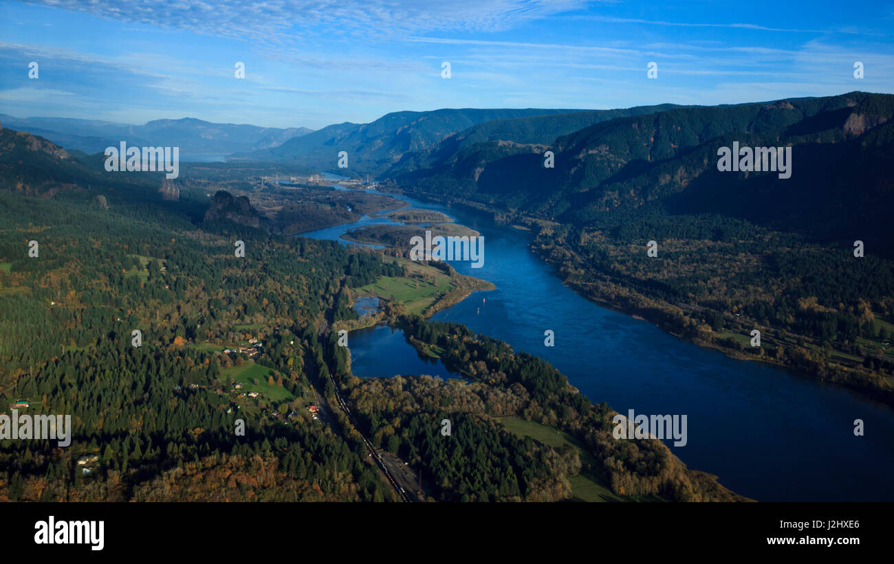 USA, Oregon, Washington, Columbia River Gorge, aerial landscape looking ...