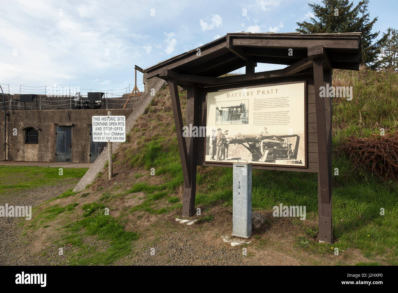 USA, Oregon, Astoria, Fort Stevens State Park, Battery Pratt Stock ...