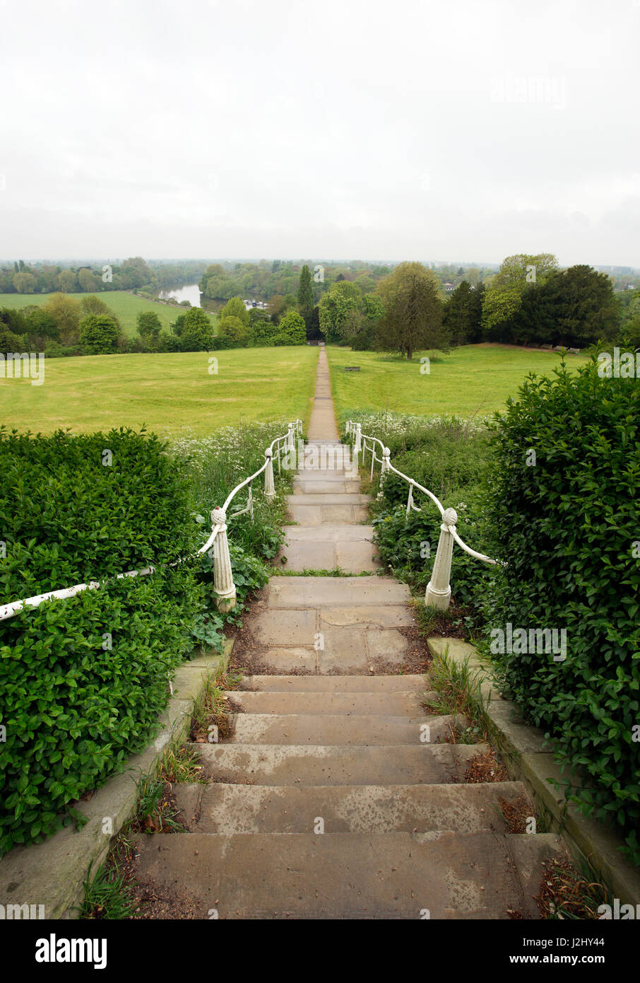 Thames stairs hi-res stock photography and images - Alamy