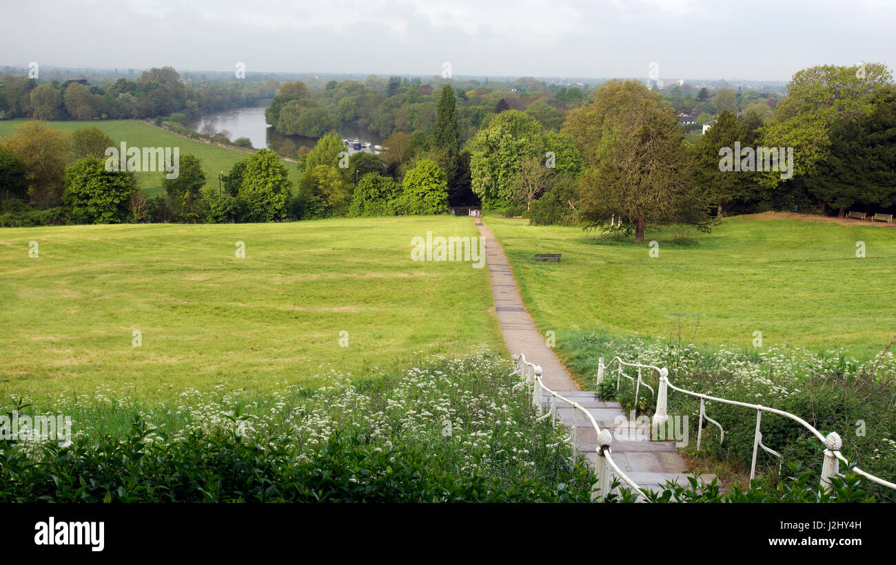 Stairs to river thames hi-res stock photography and images - Alamy