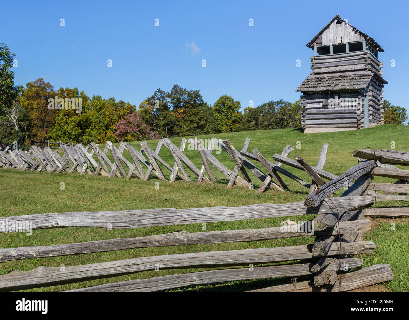 USA, Virginia, Blue Ridge Parkway. Groundhog Mountain wooden lookout ...
