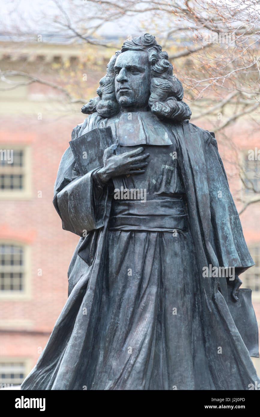 USA, Virginia, Williamsburg, statue of James Blair, College of William ...