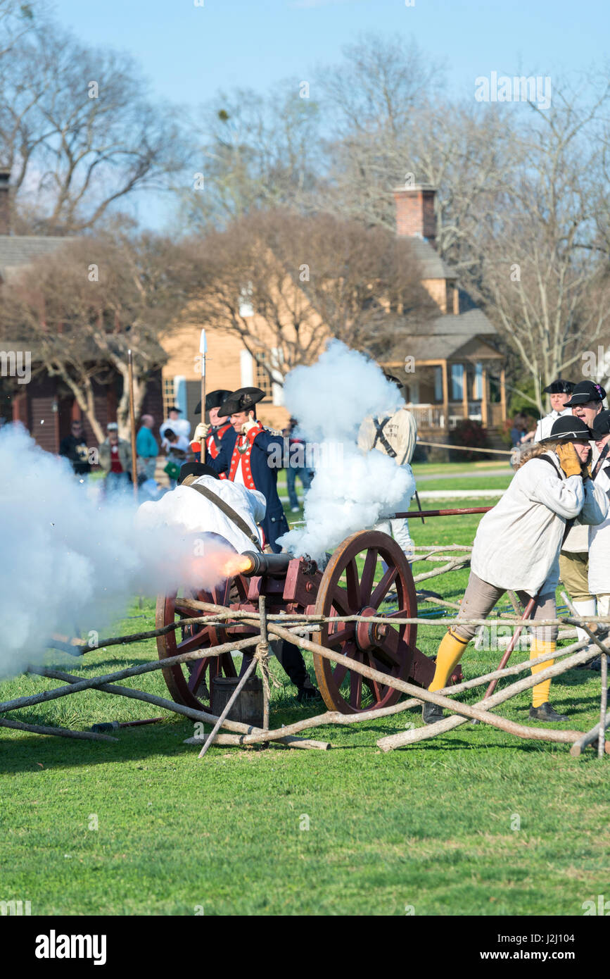 Colonial reenactment williamsburg hi-res stock photography and images ...