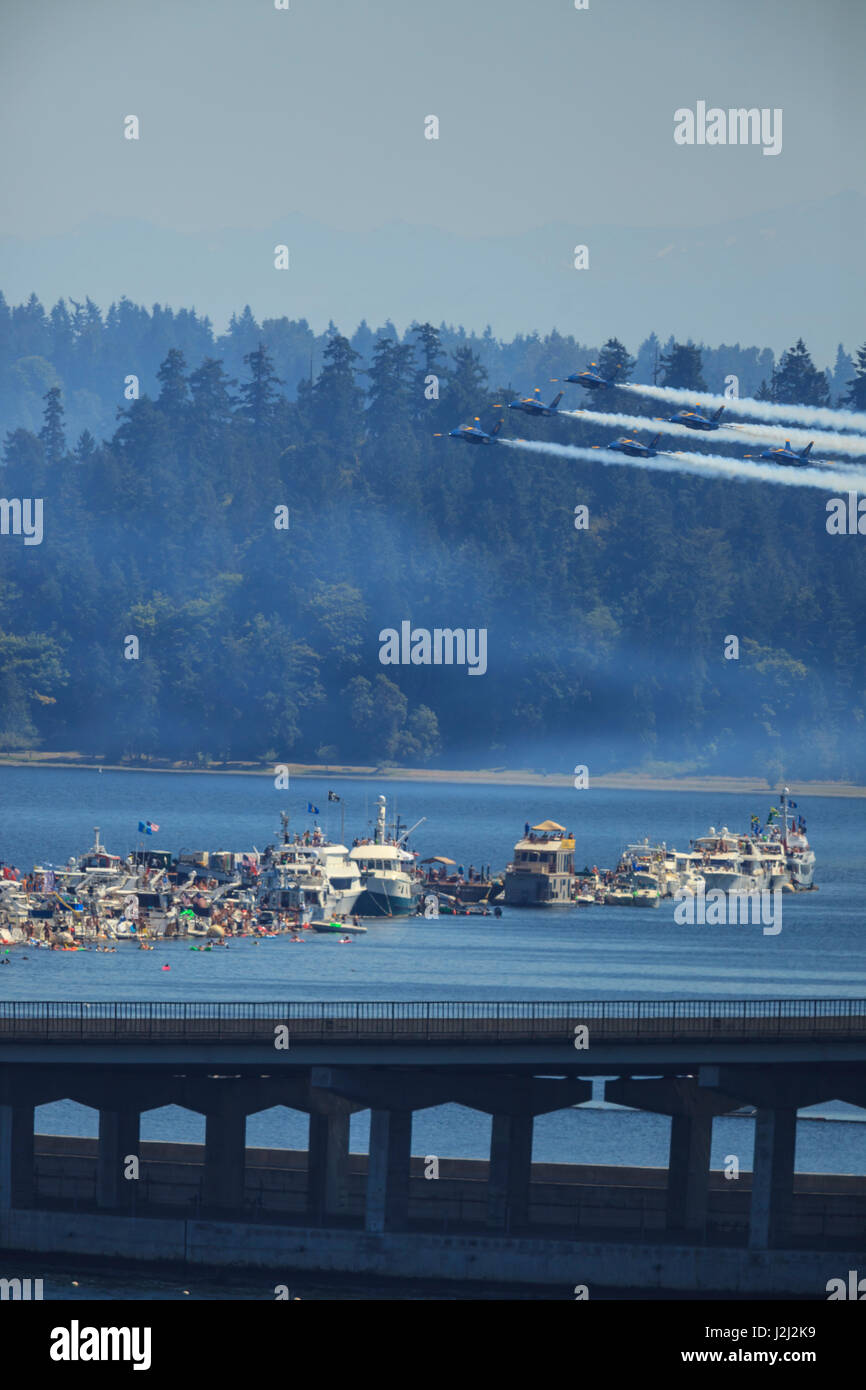 U.S. Naval airshow Blue Angels, Lake Washington, Seafair Celebration ...
