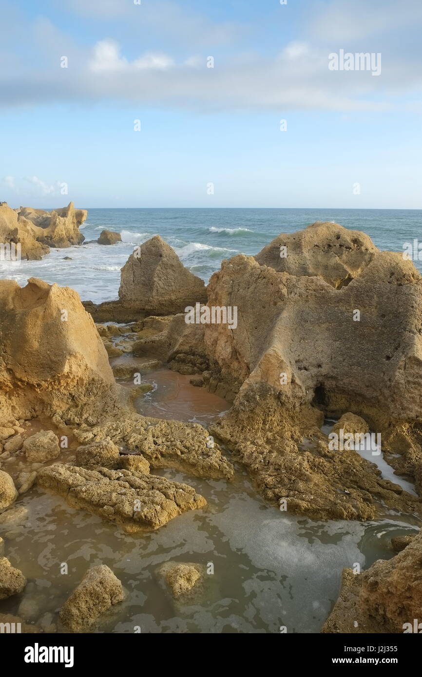 Chiringuitos beach (Gale beach) scenery in Albufeira. Algarve, Portugal ...