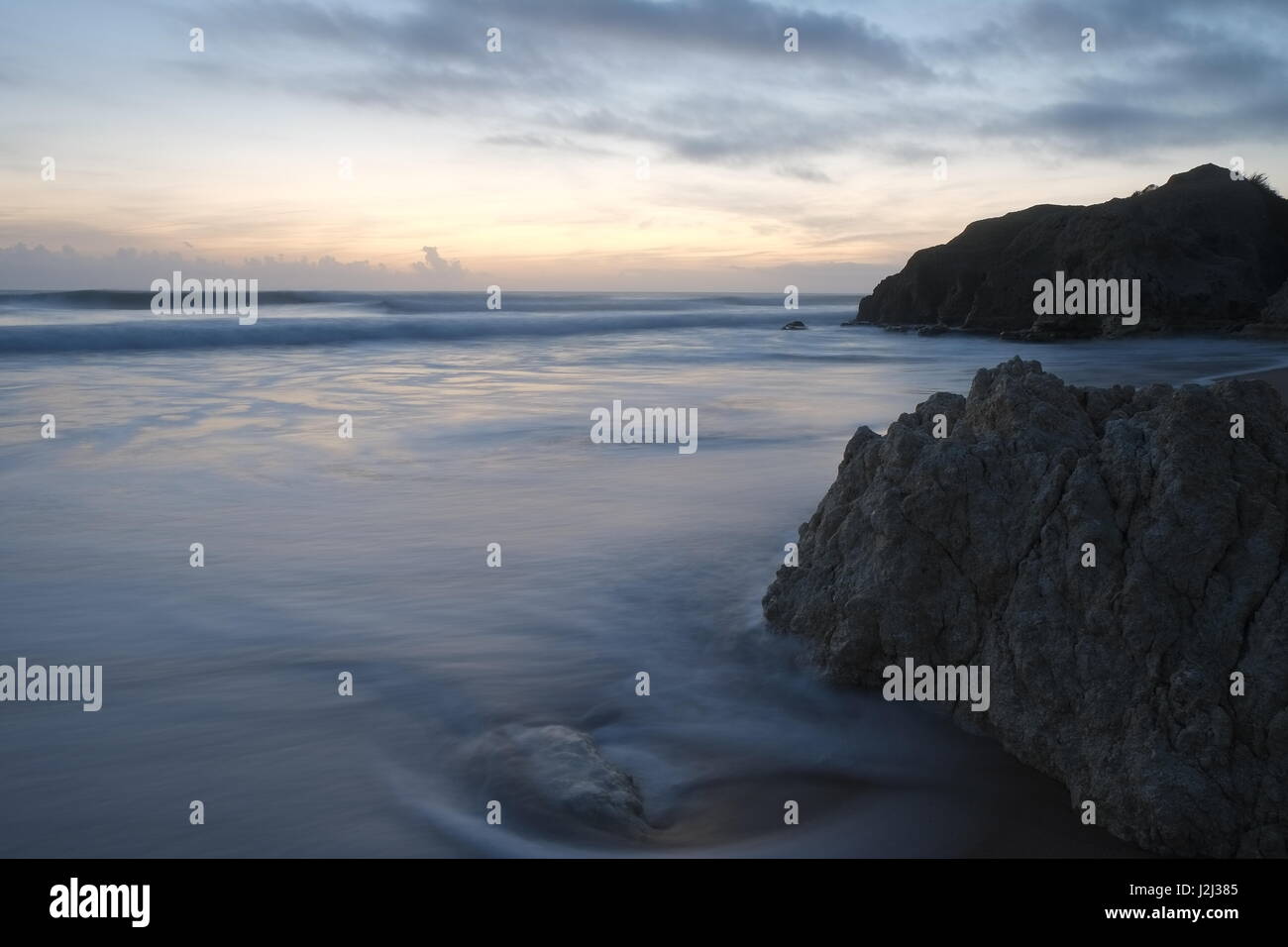 Chiringuitos beach (Gale beach) scenery in Albufeira. Algarve, Portugal ...
