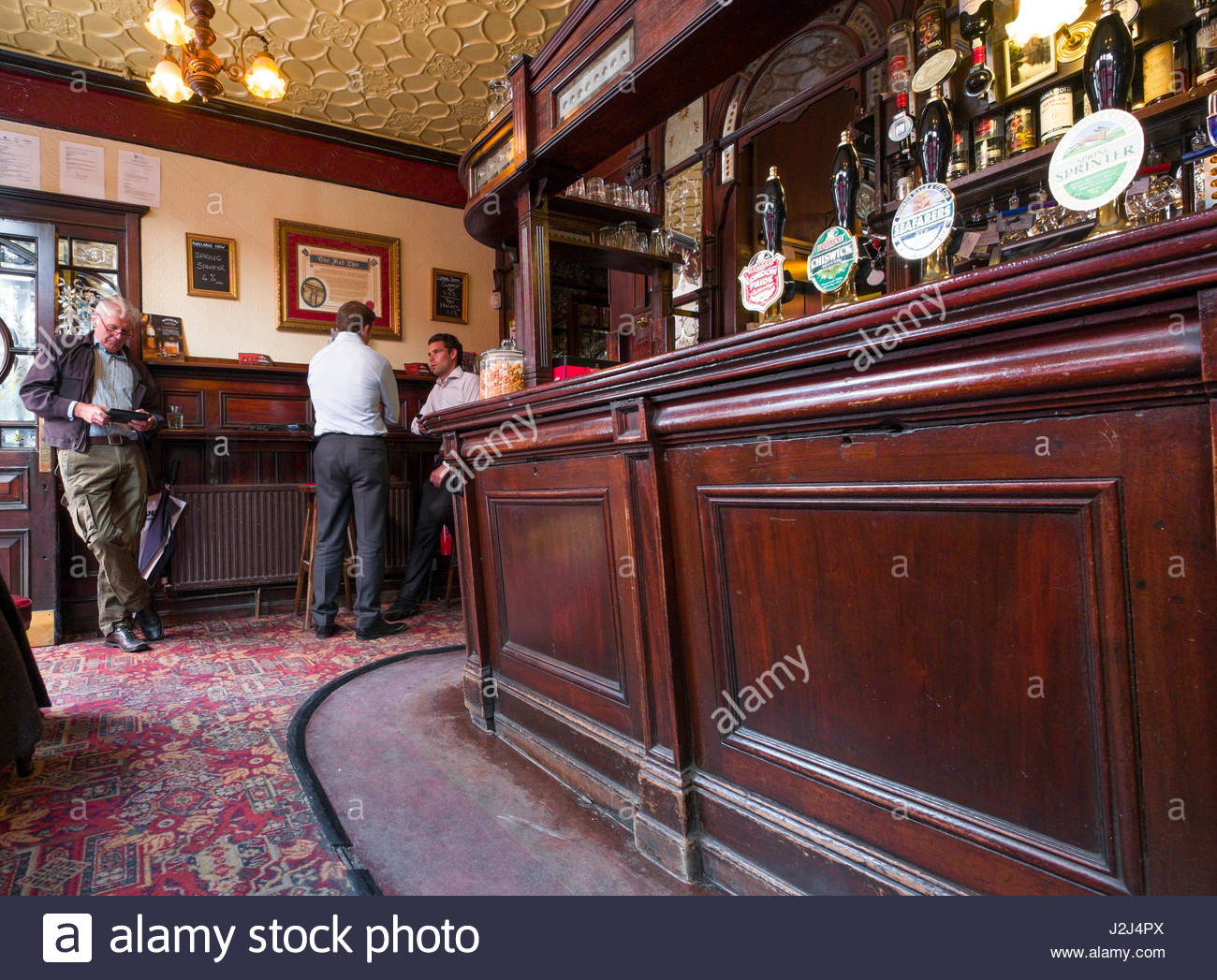 Victorian Pub High Resolution Stock Photography and Images - Alamy