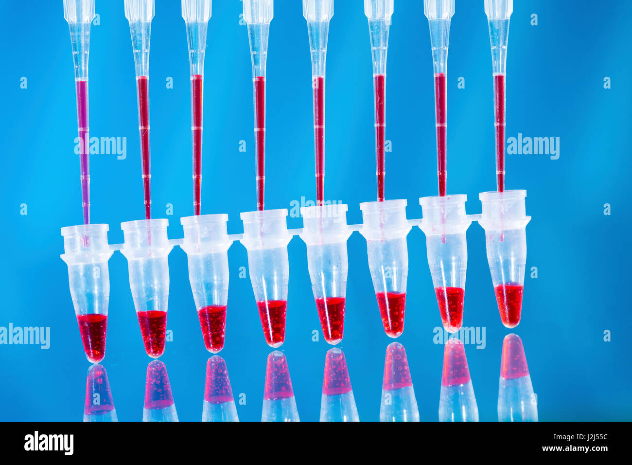 Pipettes hi-res stock photography and images - Alamy