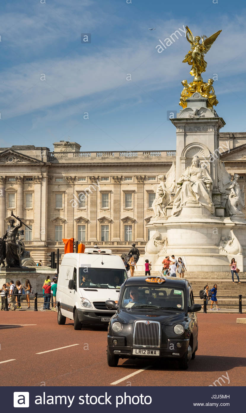 Roundabout Sculpture High Resolution Stock Photography and Images - Alamy