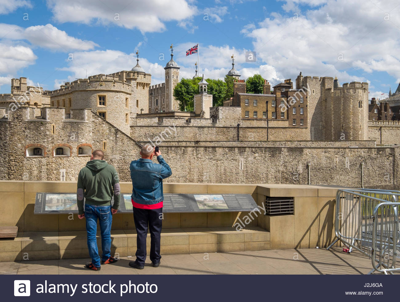 Curtain Wall Tower London Stock Photos & Curtain Wall Tower London ...