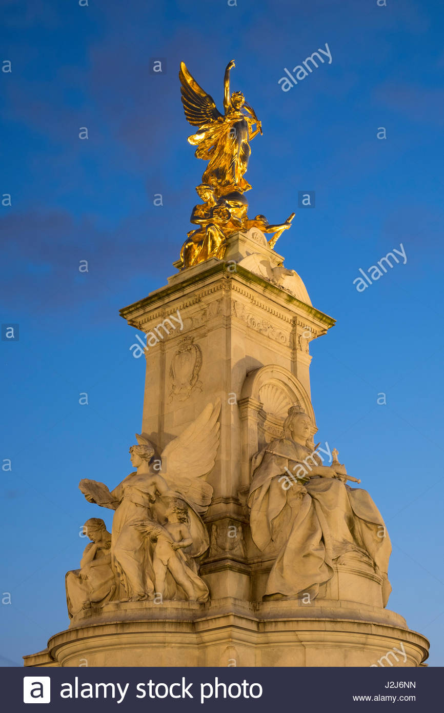 Winged Victory Bronze Statue High Resolution Stock Photography and ...
