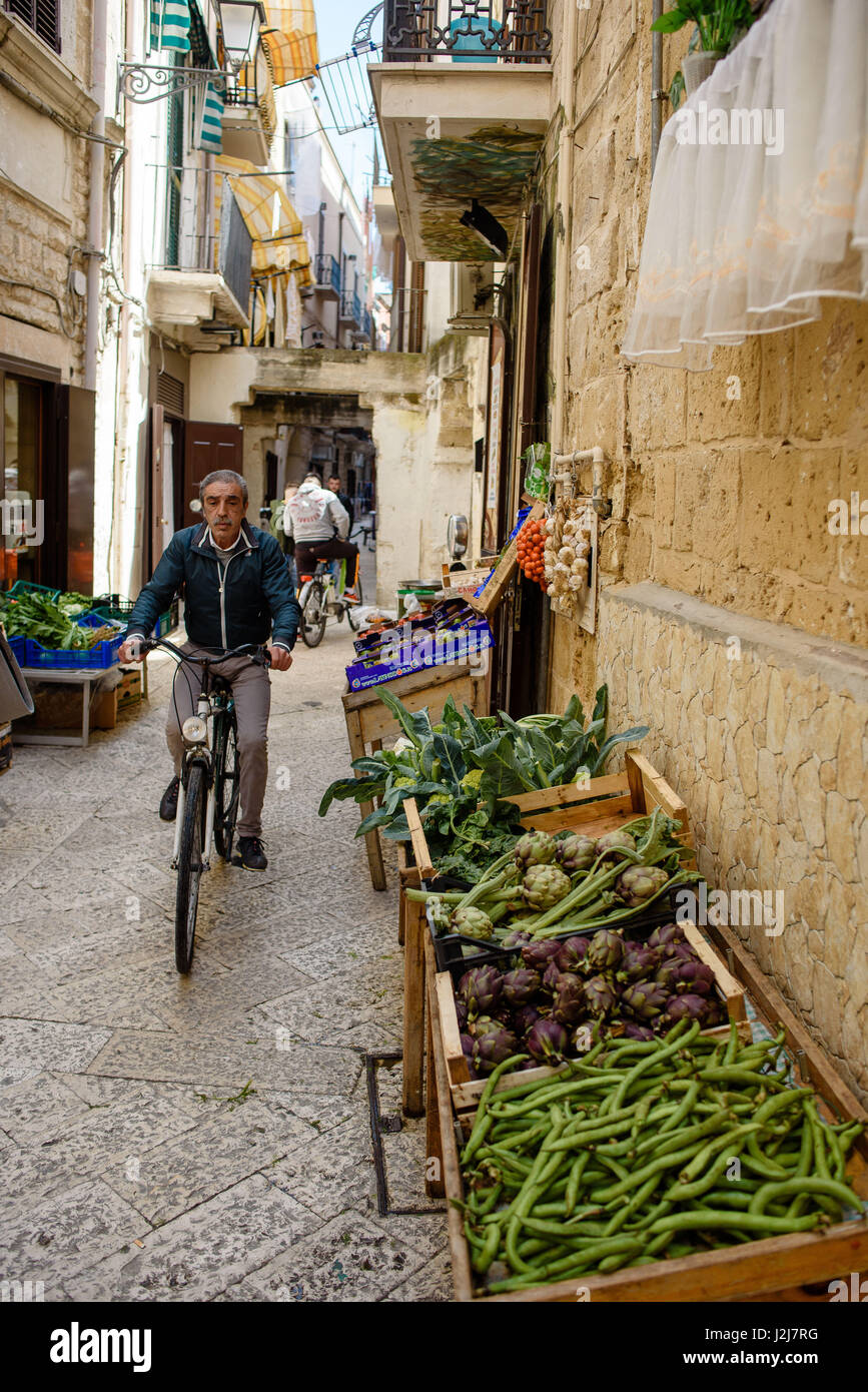 Market in the old town of bari hi-res stock photography and images - Alamy