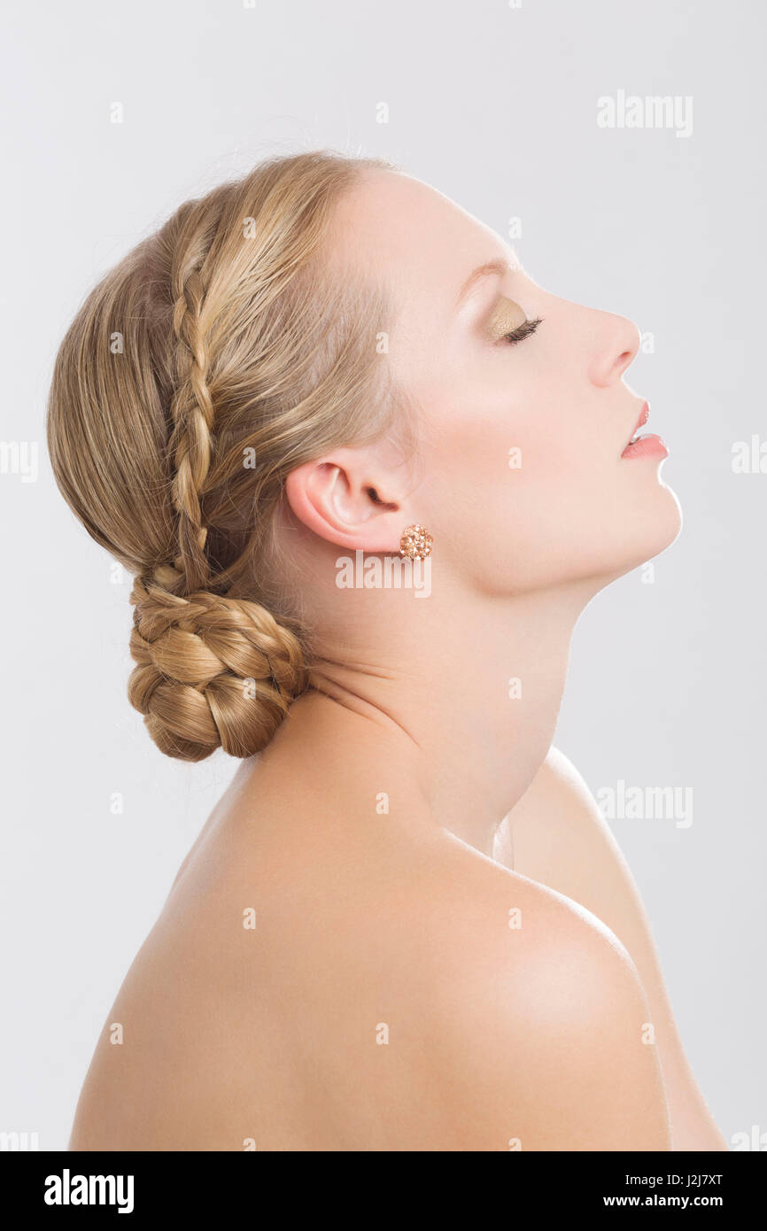 young woman, bride, side view, eyes closed, bridal hairstyle, bridal ...