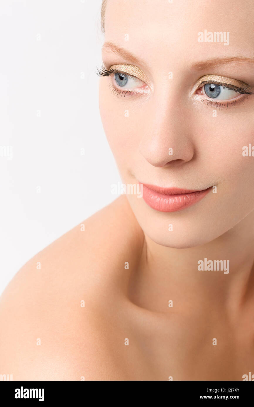 young woman, bride, bridal make-up, cut face Stock Photo - Alamy