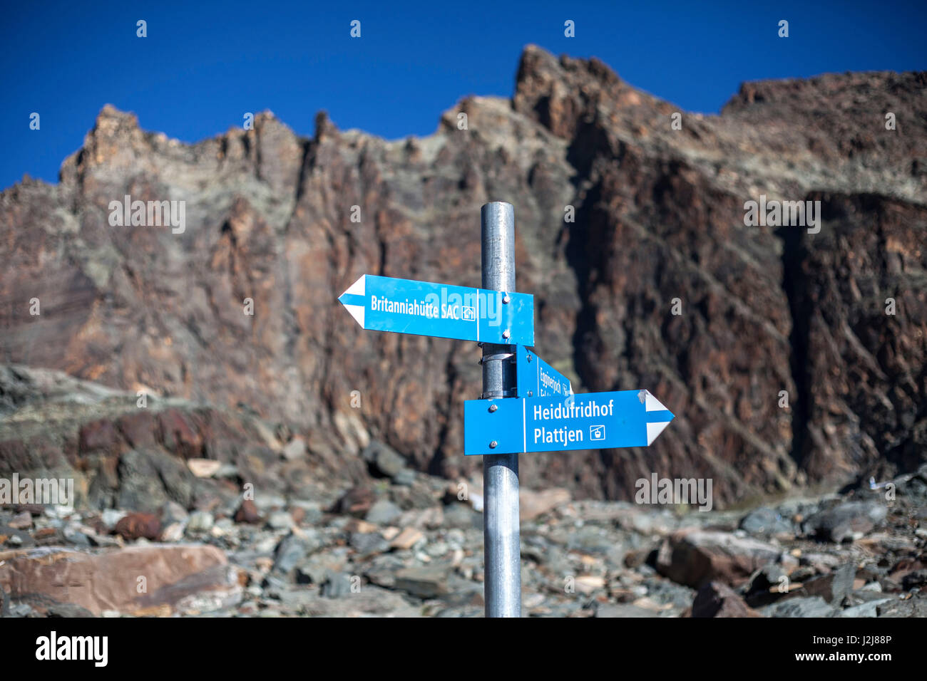 Signpost, footpath, Switzerland, Saas Fee, Britanniahütte (alpine hut ...