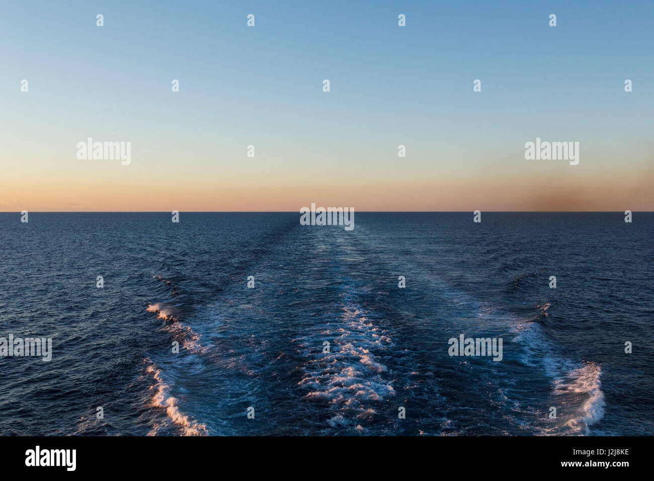White sea wake hi-res stock photography and images - Alamy