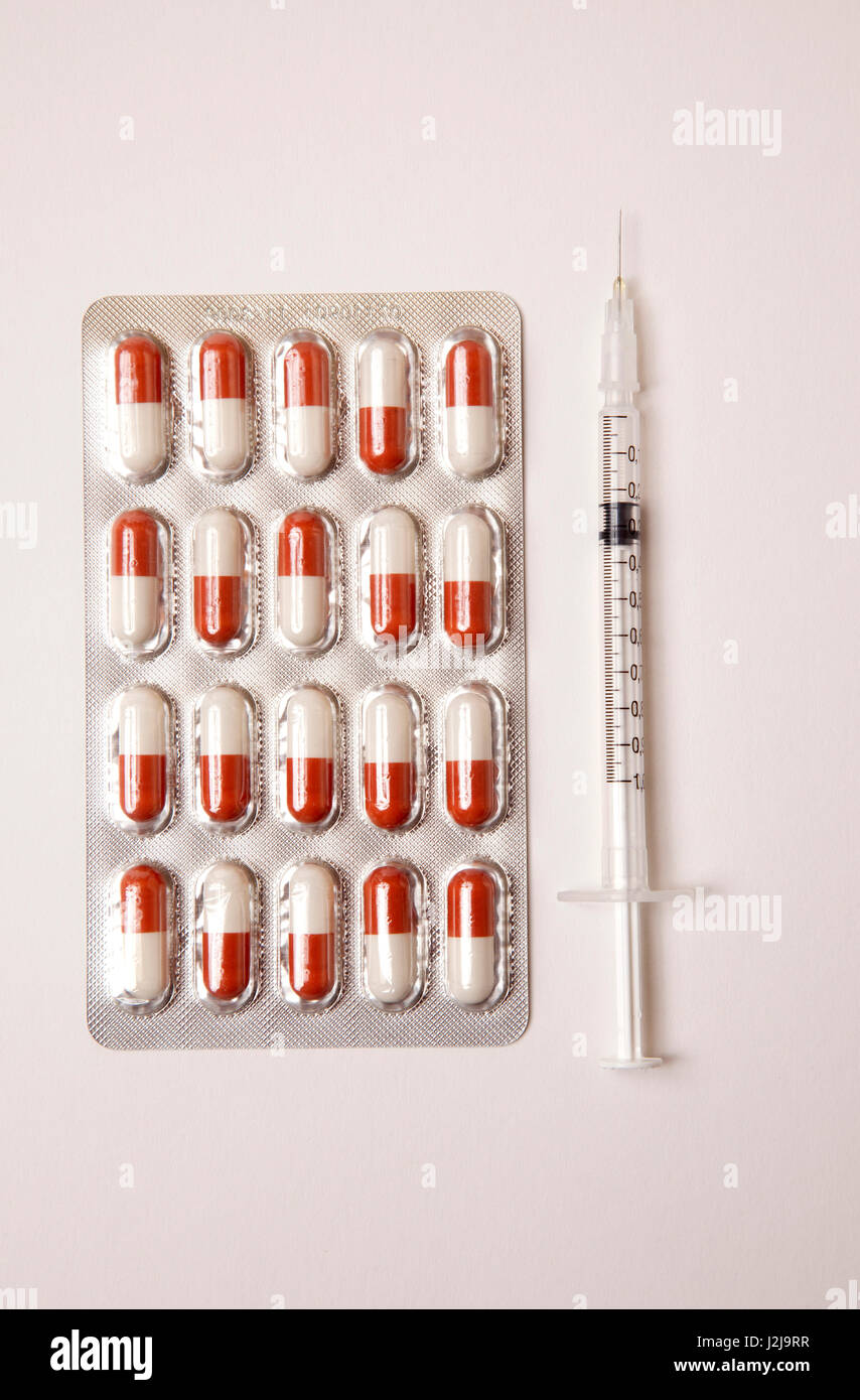 Syringe, medicine, health, tablets Stock Photo - Alamy