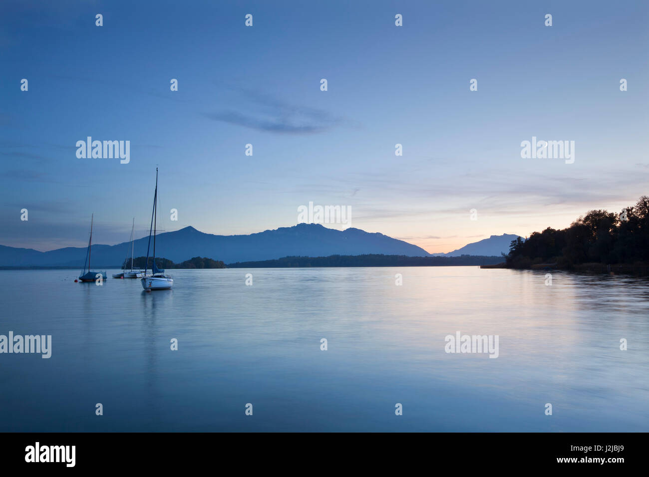 Dusk at lake Chiemsee, near Gstadt, Chiemsee, Chiemgau region, Bavaria ...