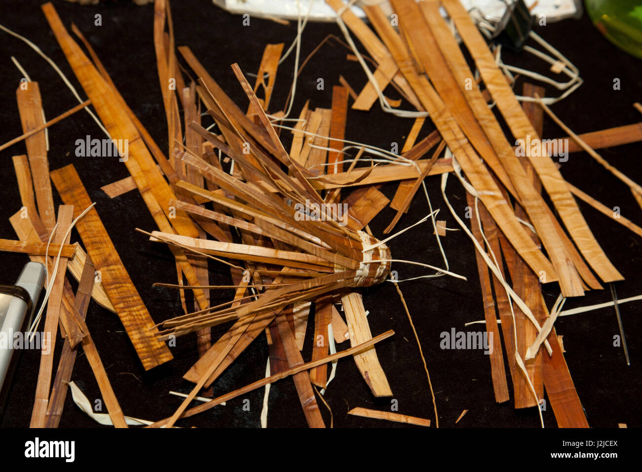 Native american basket weaving hi-res stock photography and images - Alamy