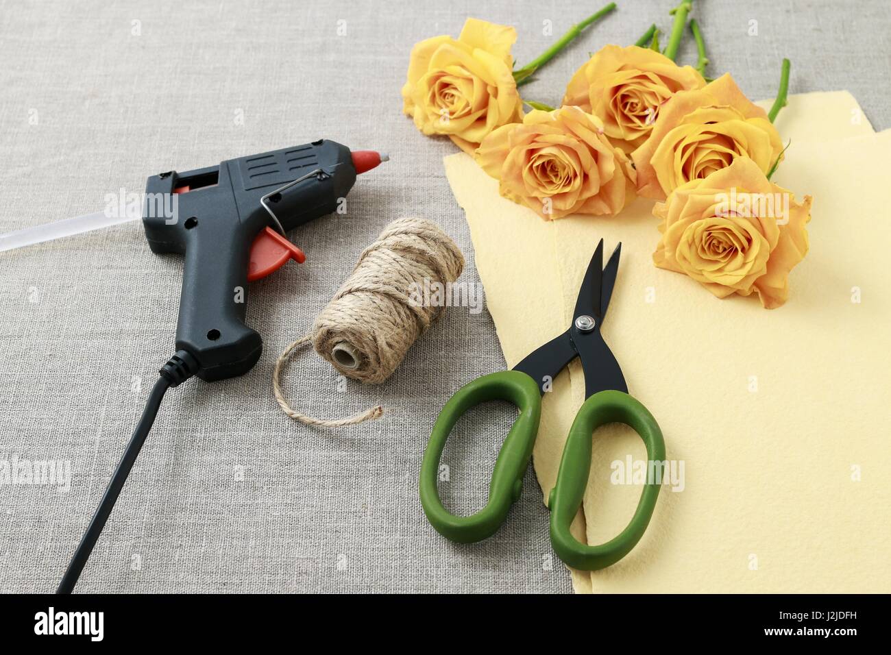 Florist at work: how to make lovely present for wedding guests with ...