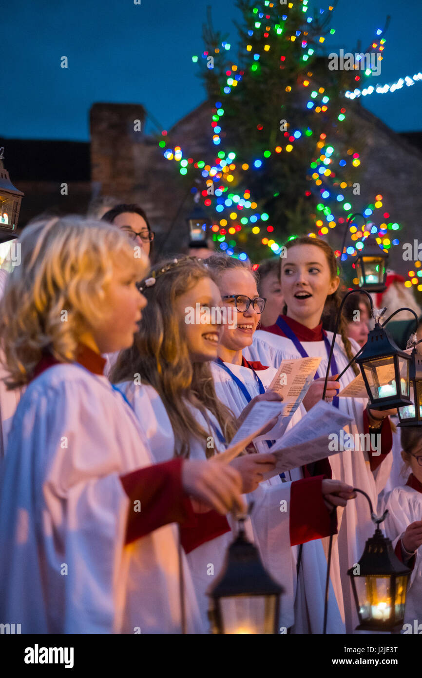 Children singing choir hi-res stock photography and images - Alamy