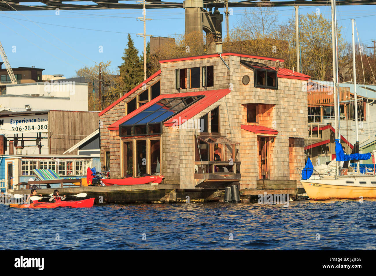 Houseboats on lake union hi-res stock photography and images - Alamy