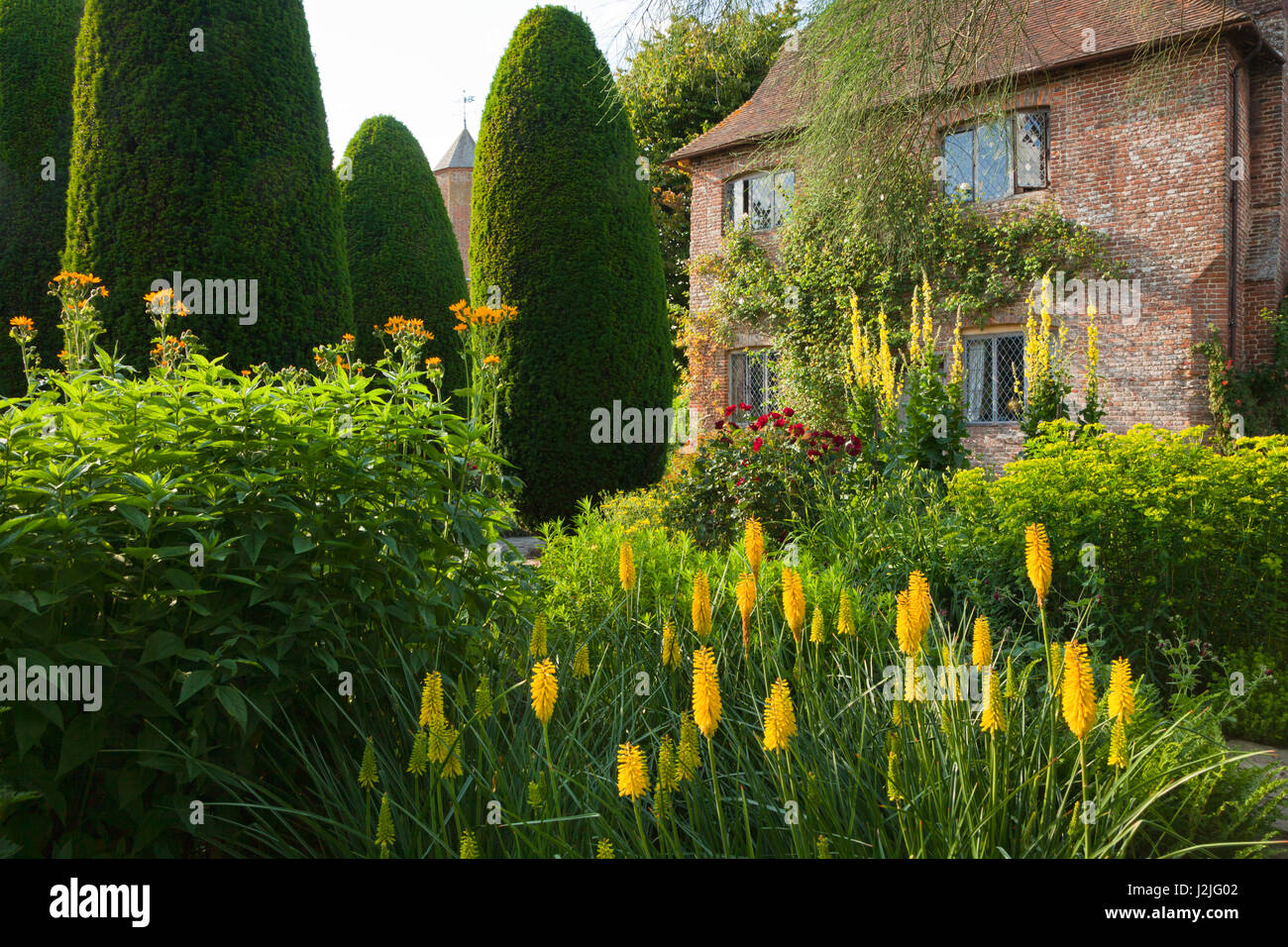 Cottage Garden, Sissinghurst Castle Gardens, Kent, Great Britain Stock ...