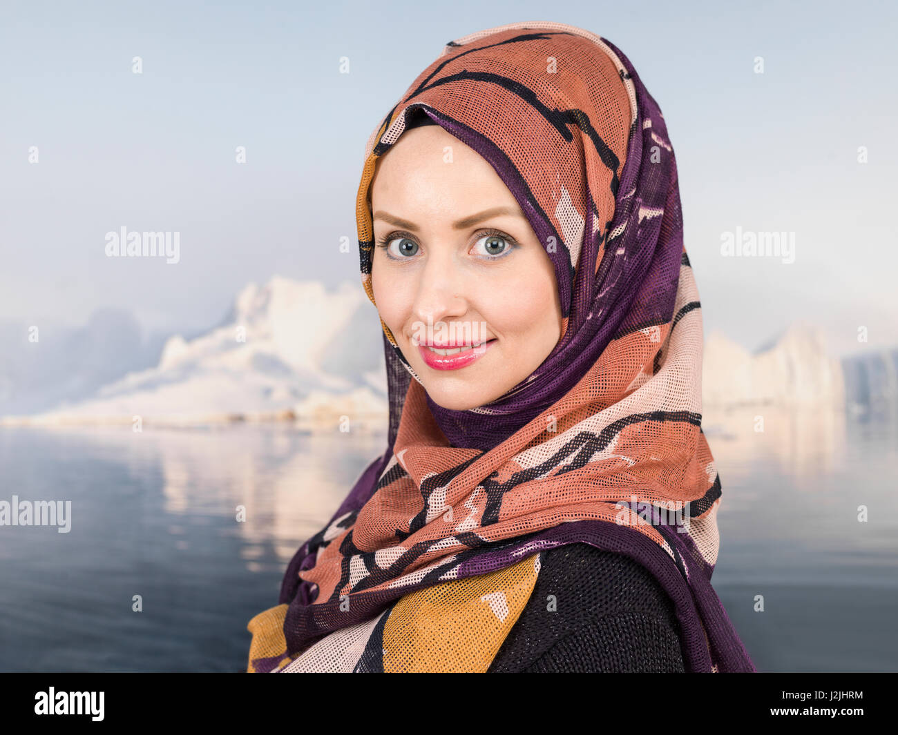 beautiful young muslim woman Stock Photo - Alamy