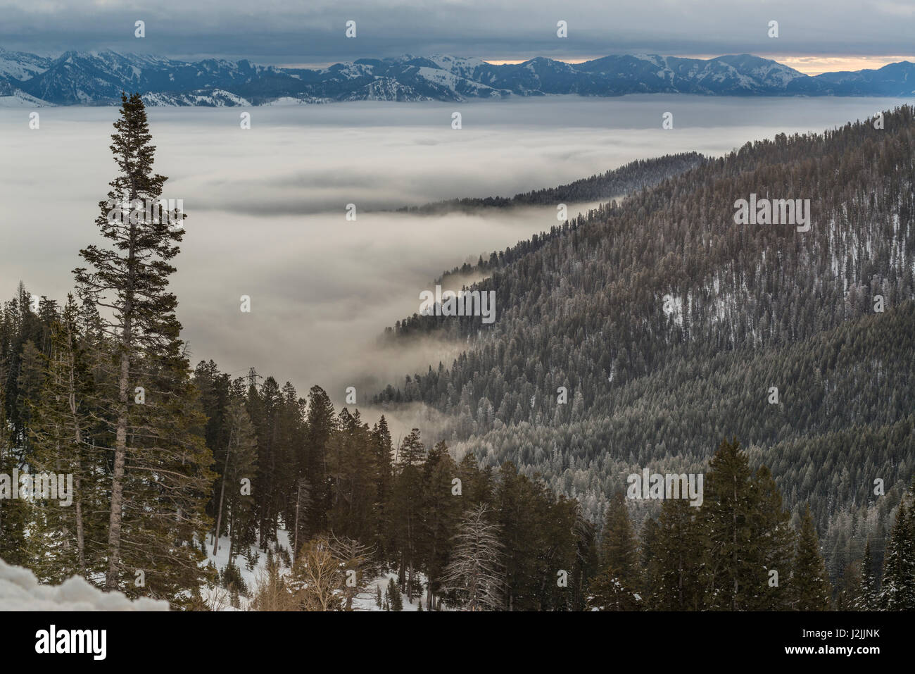 Fog bank over wilson hi-res stock photography and images - Alamy
