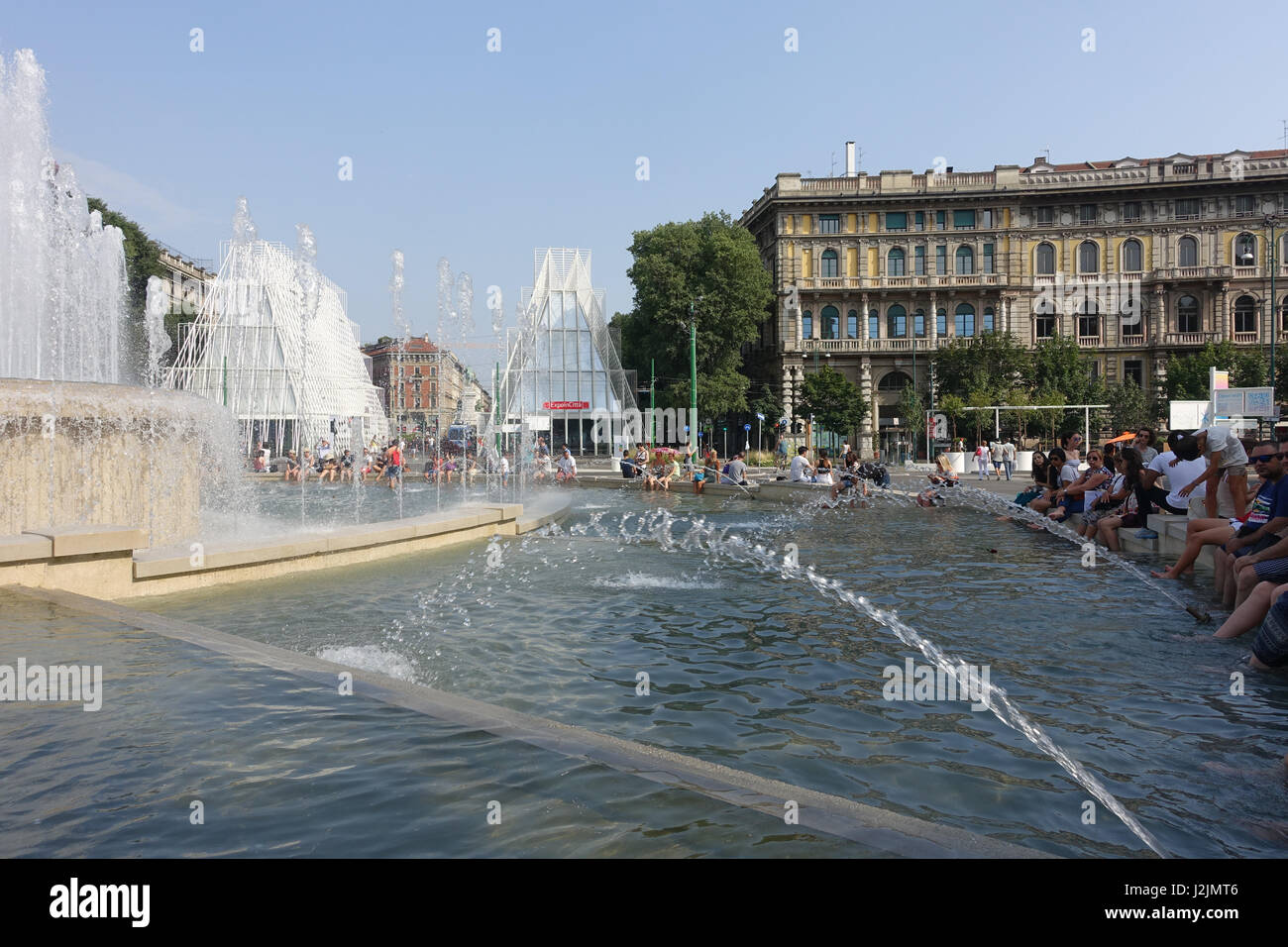 Mailand, Piazzo Castello - Milano, Piazzo Castello Stock Photo - Alamy
