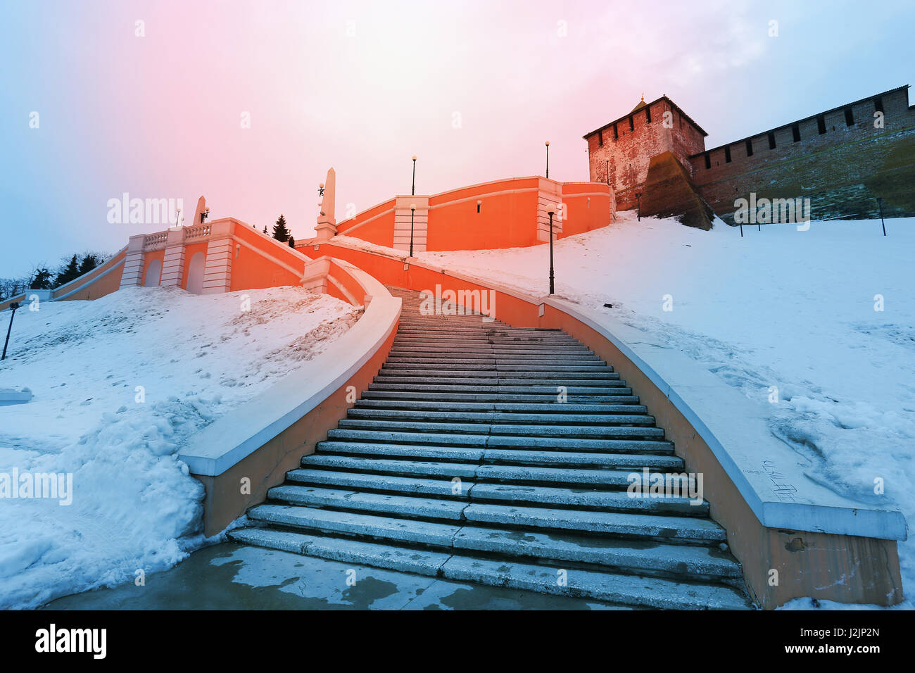 The Chkalov stairs in Nizhny Novgorod on the background of the Kremlin Stock Photo - Alamy