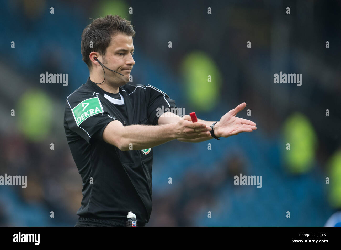 Bochum, Germany. 28th Apr, 2017. Umpire Lasse Koslowski gestures at the ...