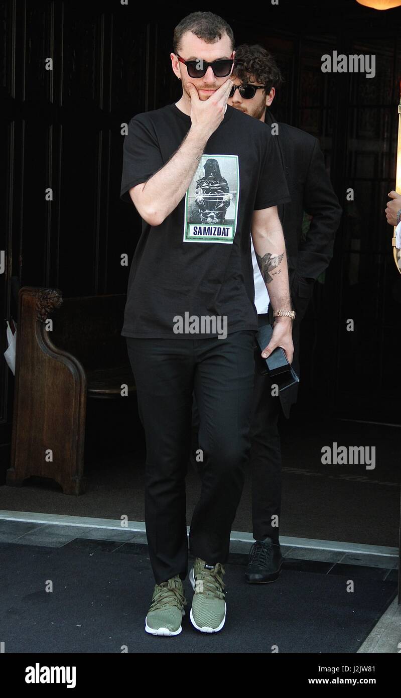 New York, NY, USA. 28th Apr, 2017. British singer-songwriter Sam Smith ...