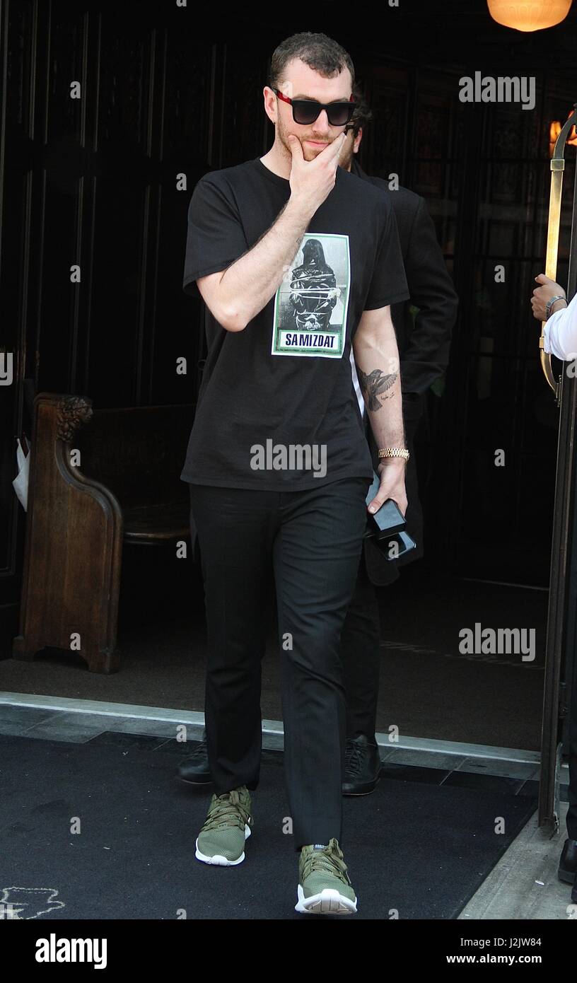 New York, NY, USA. 28th Apr, 2017. British singer-songwriter Sam Smith ...