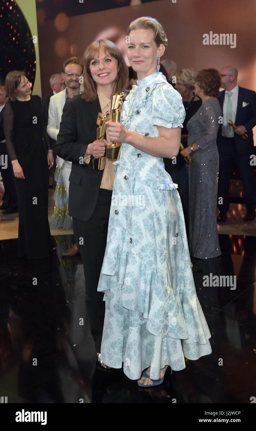 Berlin, Germany. 28th Apr, 2017. Maren Ade (l) and actress Sandra ...