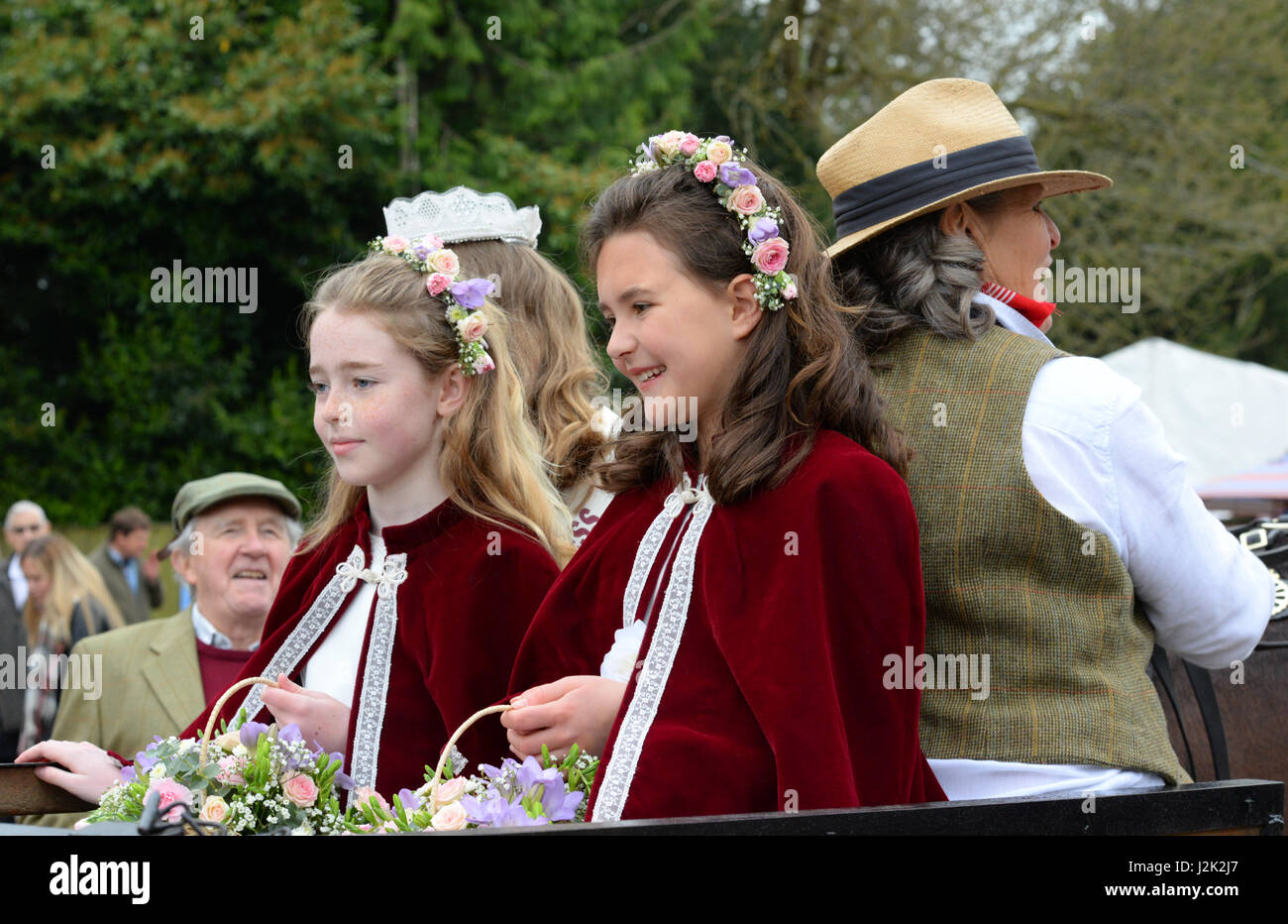 May queen crowning hi-res stock photography and images - Alamy