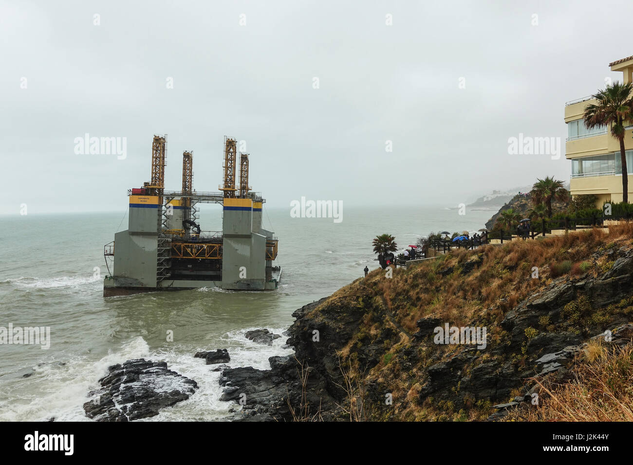 Industry industrial coast coastal hi-res stock photography and images ...