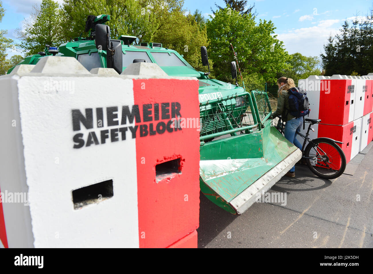 Police tank hi-res stock photography and images - Alamy