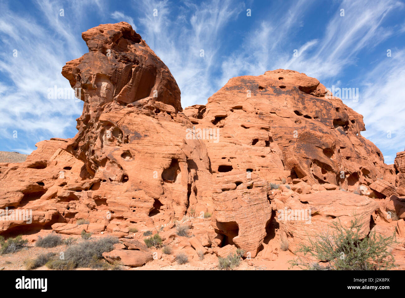 Red sandstone formations in the Valley of Fire State Park, Nevada, USA ...