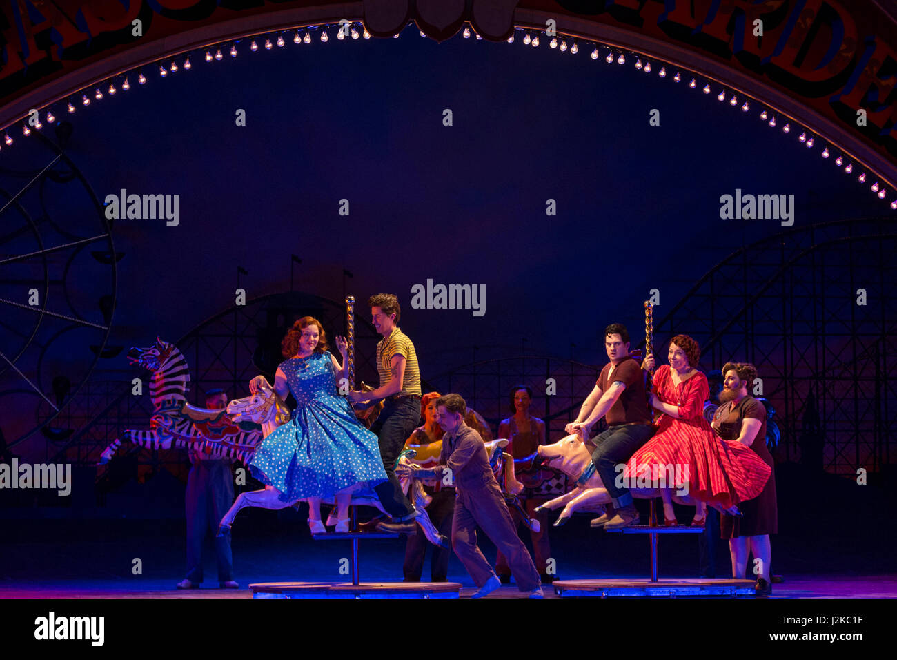 English national opera 1950s hi-res stock photography and images - Alamy