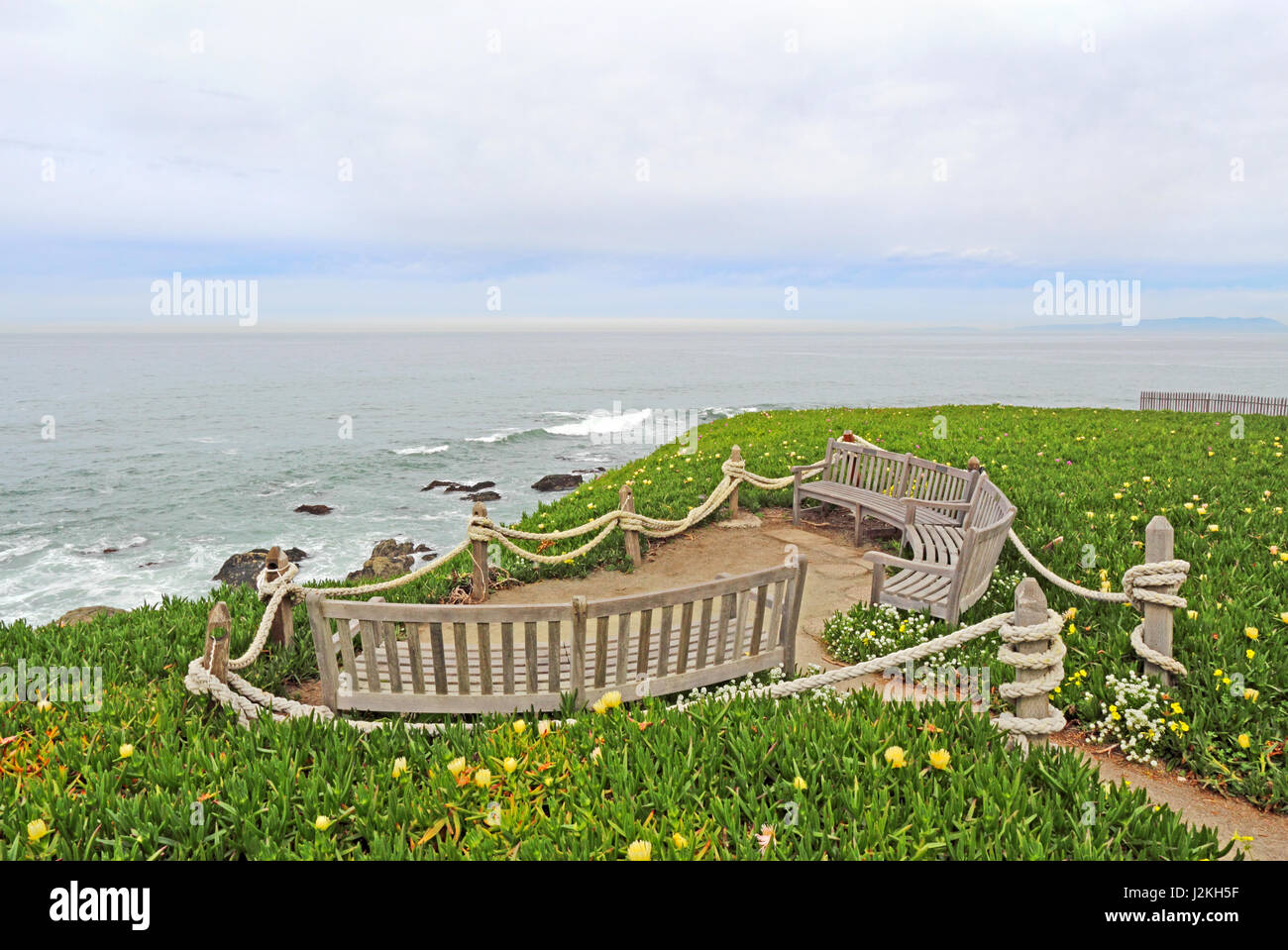 Benches facing the Pacific Ocean at Point Montara Fog Signal and Light ...