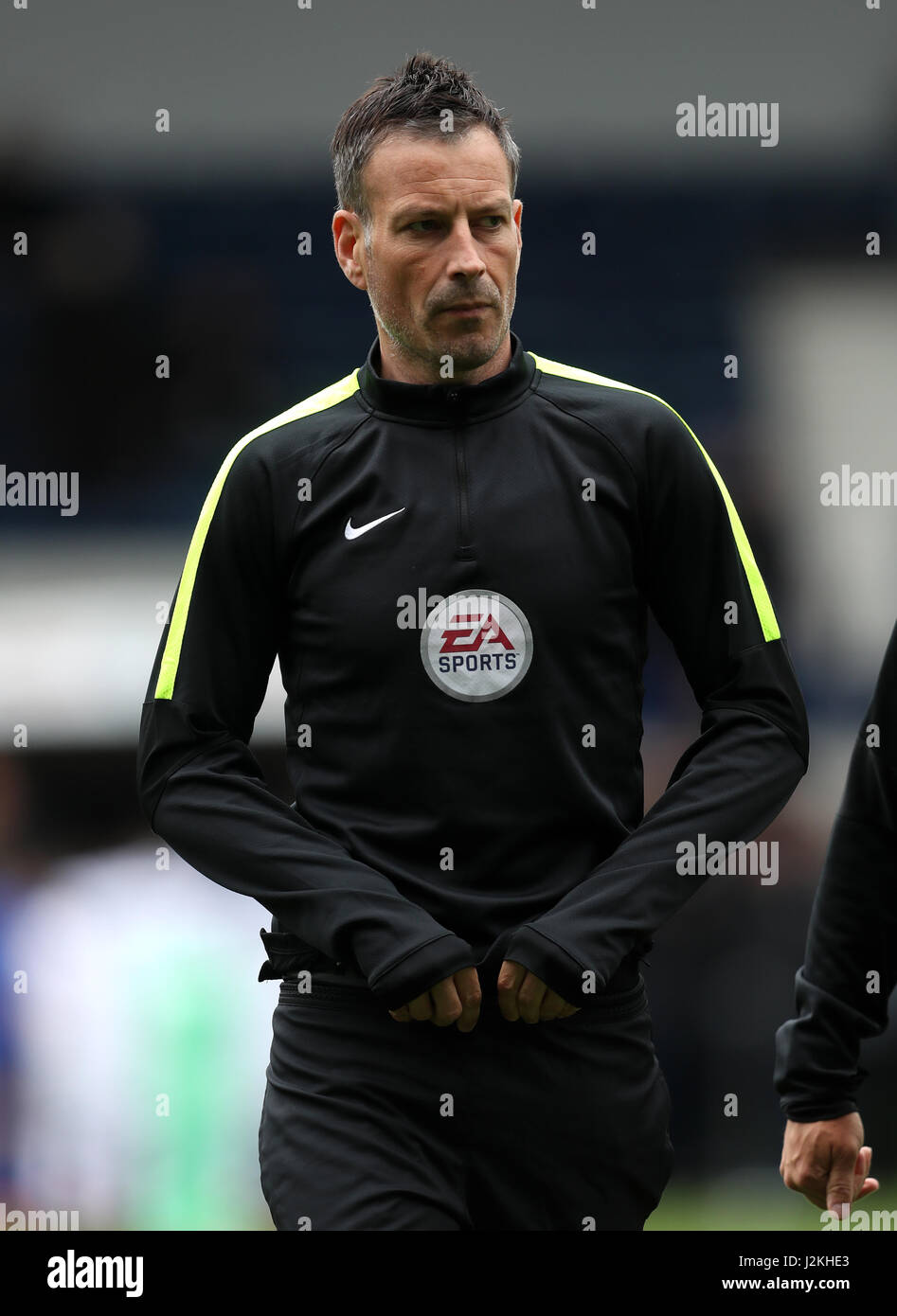 Mark clattenburg 2017 hi-res stock photography and images - Alamy