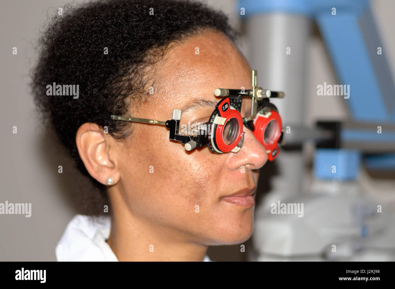 Eye test african hi-res stock photography and images - Alamy