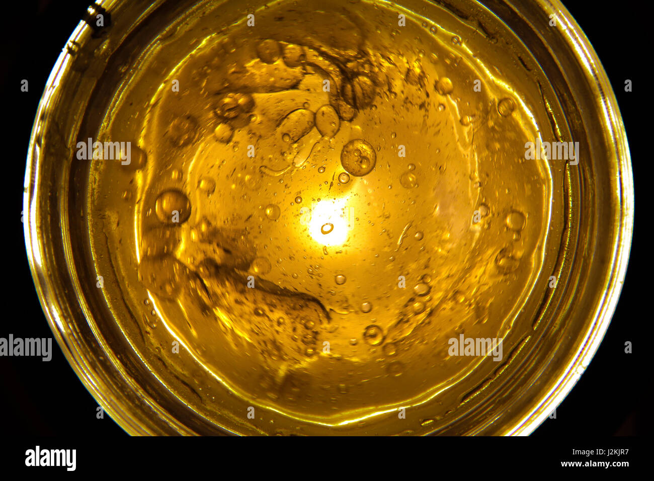 Oil in water produces hi-res stock photography and images - Alamy