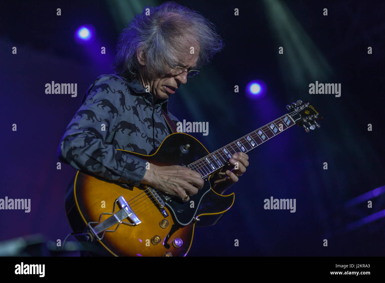 9 songs film hi-res stock photography and images - Alamy