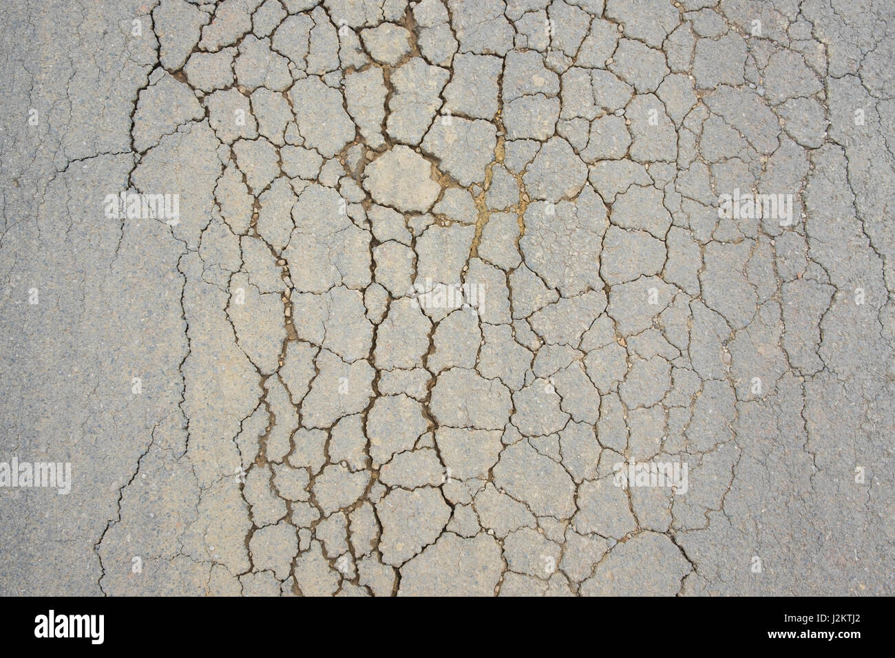 Cracked tarmac earthquake hi-res stock photography and images - Alamy